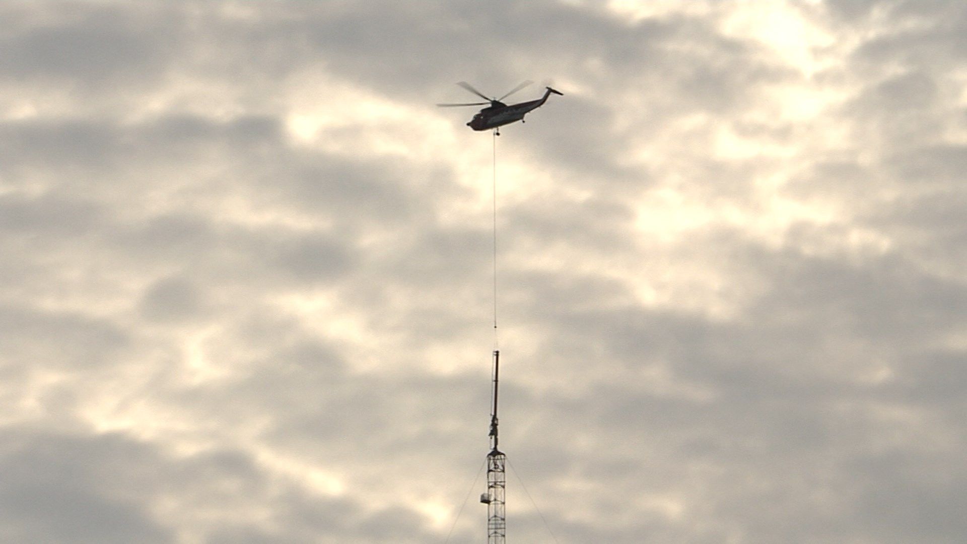Helicopter Helps Install New Antennas for WICU, WSEE - Erie News Now ...