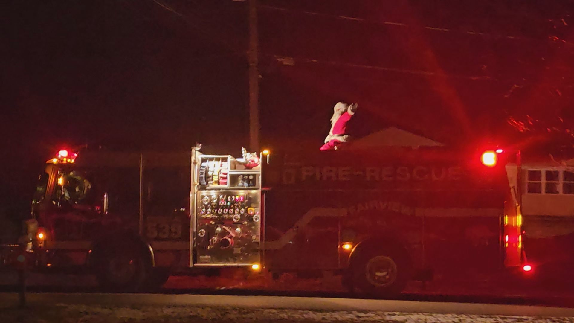 Santa Visits Fairview Residents on Christmas Eve - Erie News Now | WICU ...